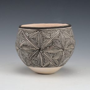 Lucy Lewis | Acoma Pueblo Potter | Native American Pottery Matriarch