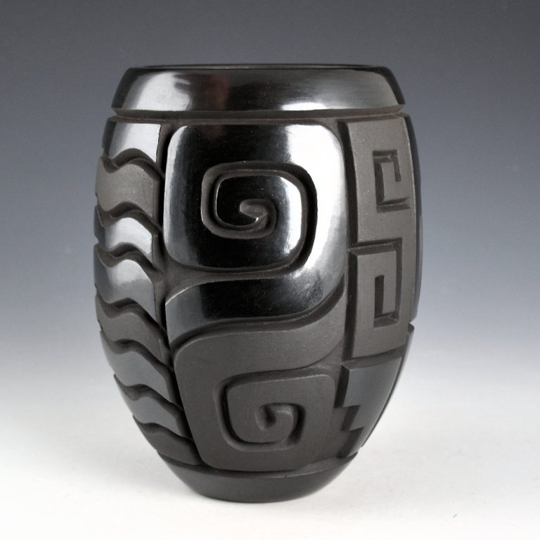 Navajo Pottery (Dine) - King Galleries - Scottsdale & Santa Fe